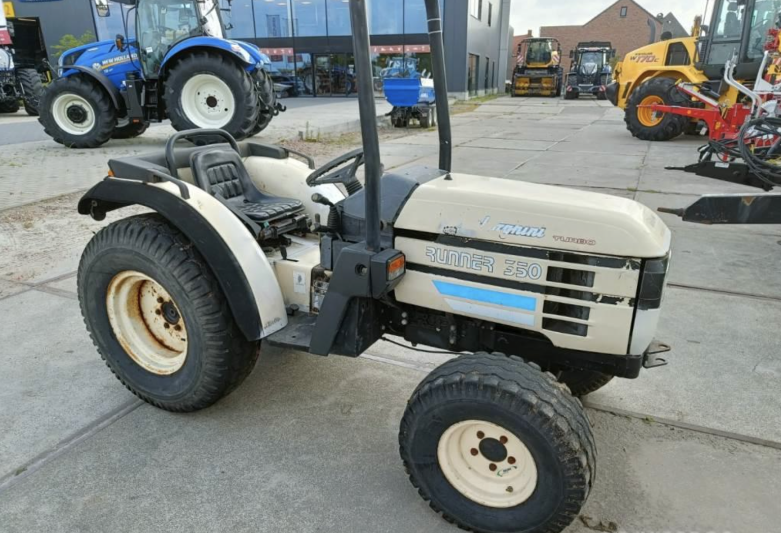 Lamborghini TRACTOR: History & Guide of All Models | LamboCARS.com