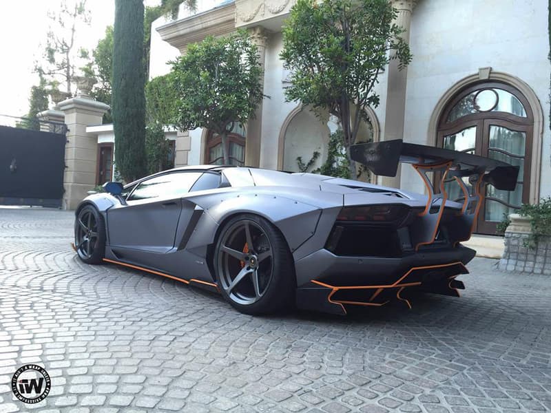 High-Resolution Lamborghini Aventador Roadster Photos