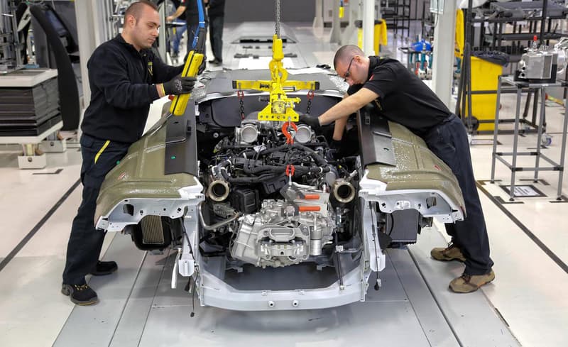 V8 Vs V12: What’s the difference and which one is better? - LamboCars