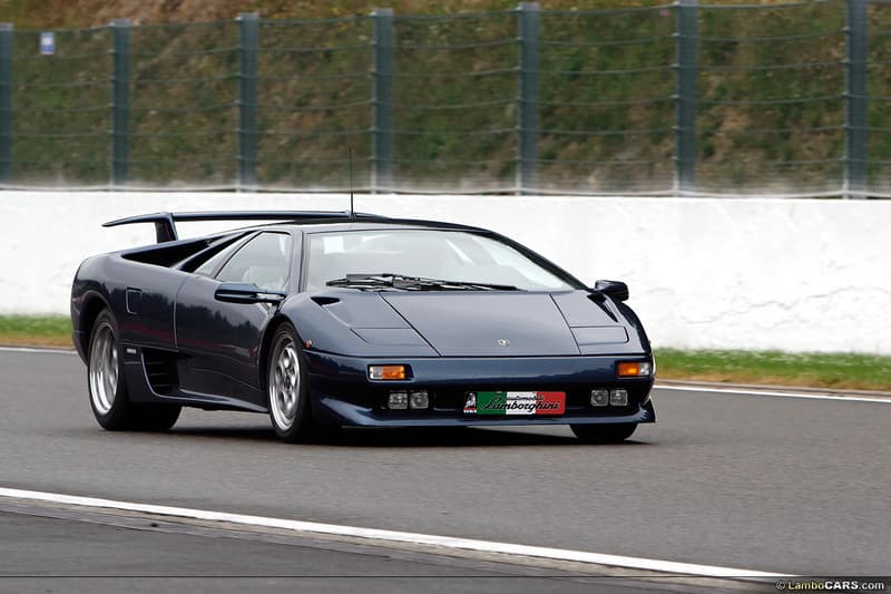 High-Resolution Lamborghini Diablo Photos
