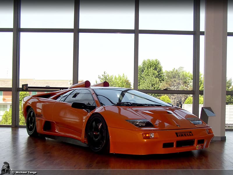 High-Resolution Lamborghini Diablo GT2 Photos