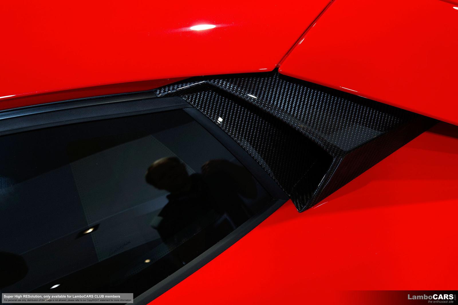 Lamborghini Aventador LP700-4 - Pictures & Gallery