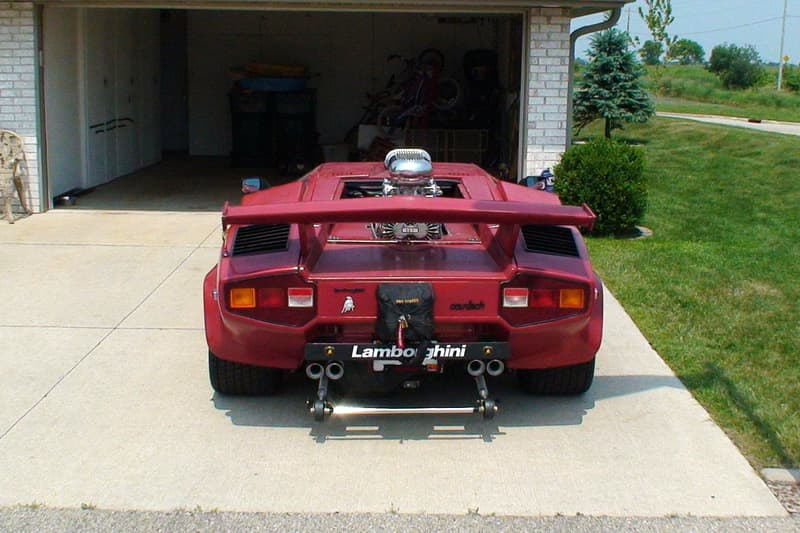 High-Resolution Lamborghini Countach Photos