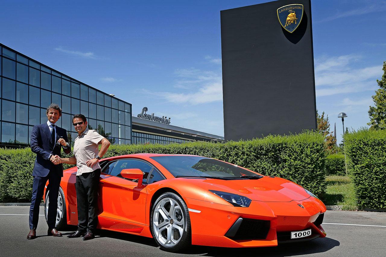 Lamborghini Aventador Guide & History | LamboCARS.com