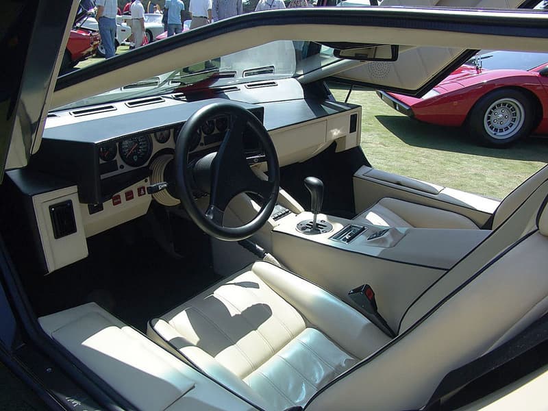 High-Resolution Lamborghini Countach Photos