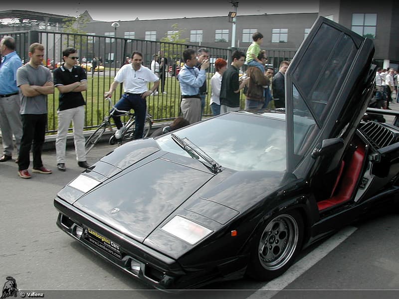 High-Resolution Lamborghini Countach Photos