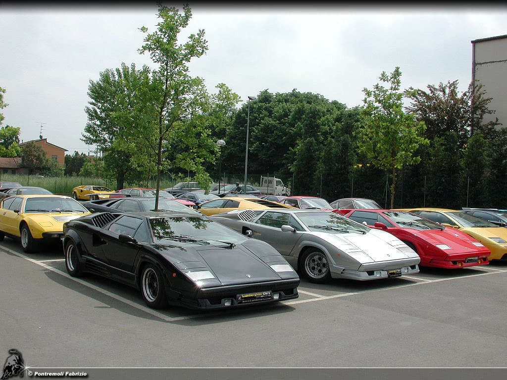 High-Resolution Lamborghini Countach Photos