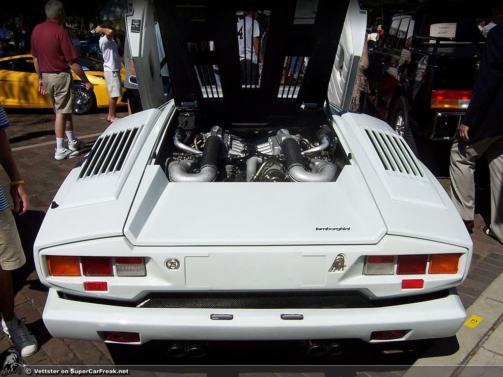 High-Resolution Lamborghini Countach Photos