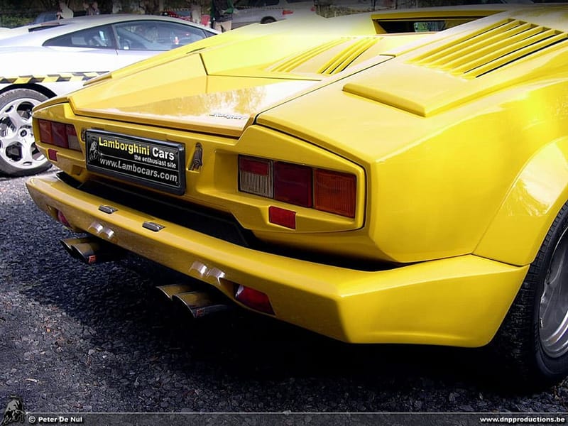 High-Resolution Lamborghini Countach Photos
