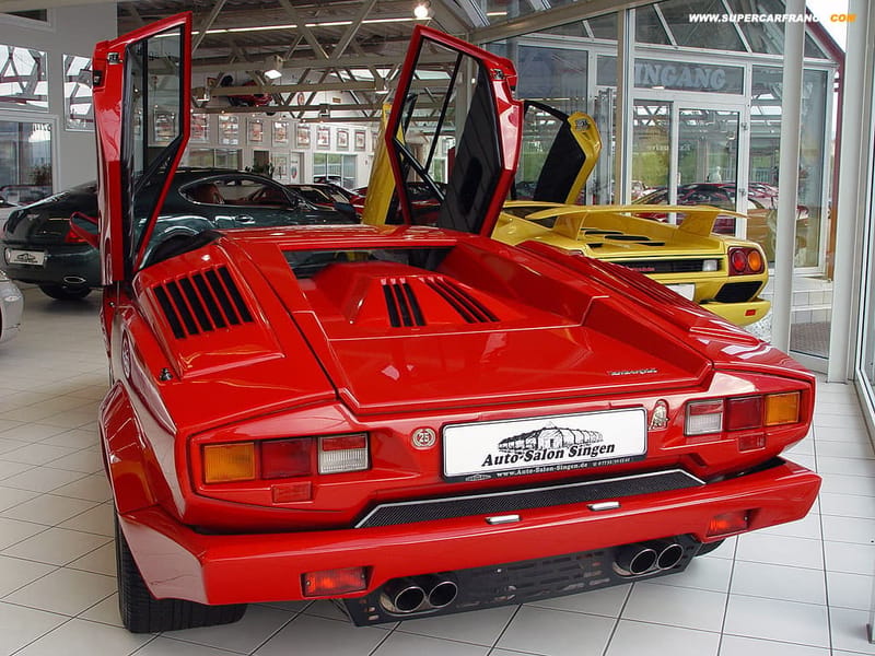 High-Resolution Lamborghini Countach Photos