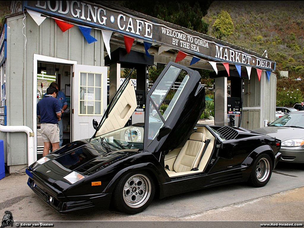 High-Resolution Lamborghini Countach Photos