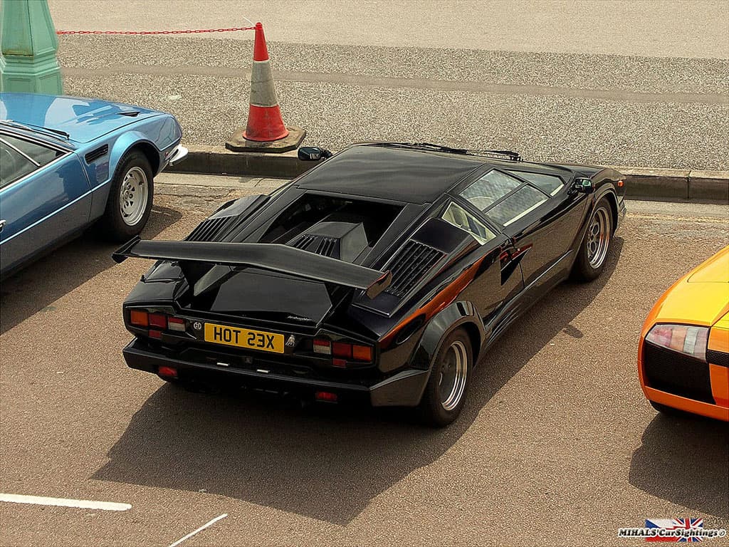 High-Resolution Lamborghini Countach Photos