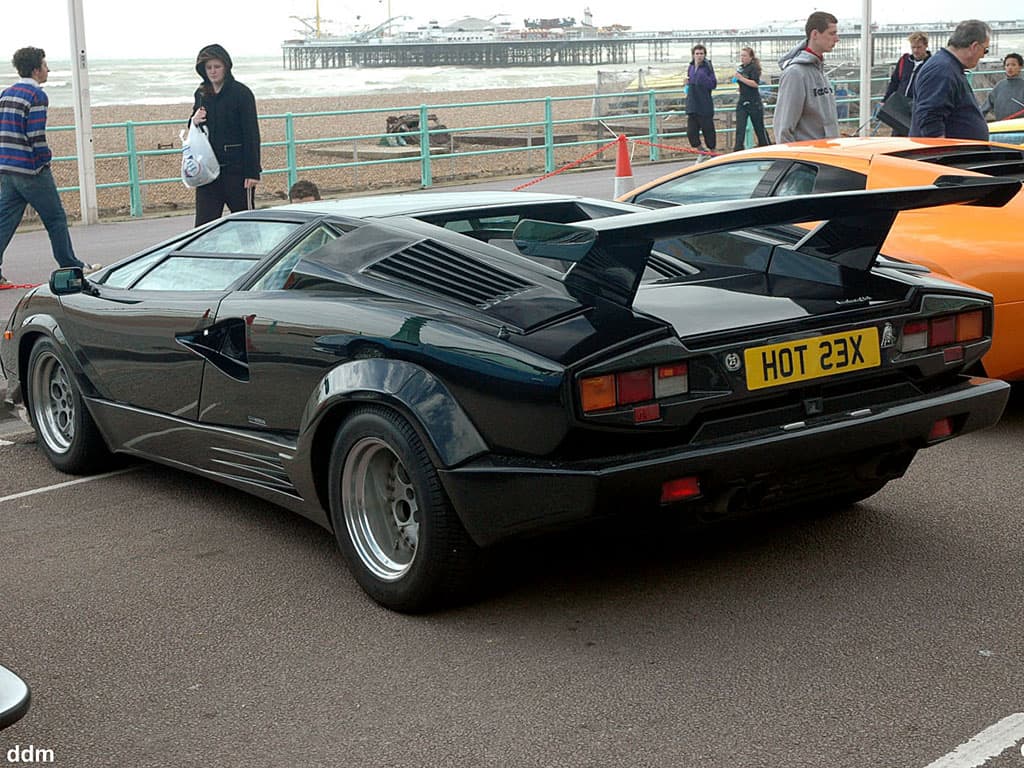 High-Resolution Lamborghini Countach Photos