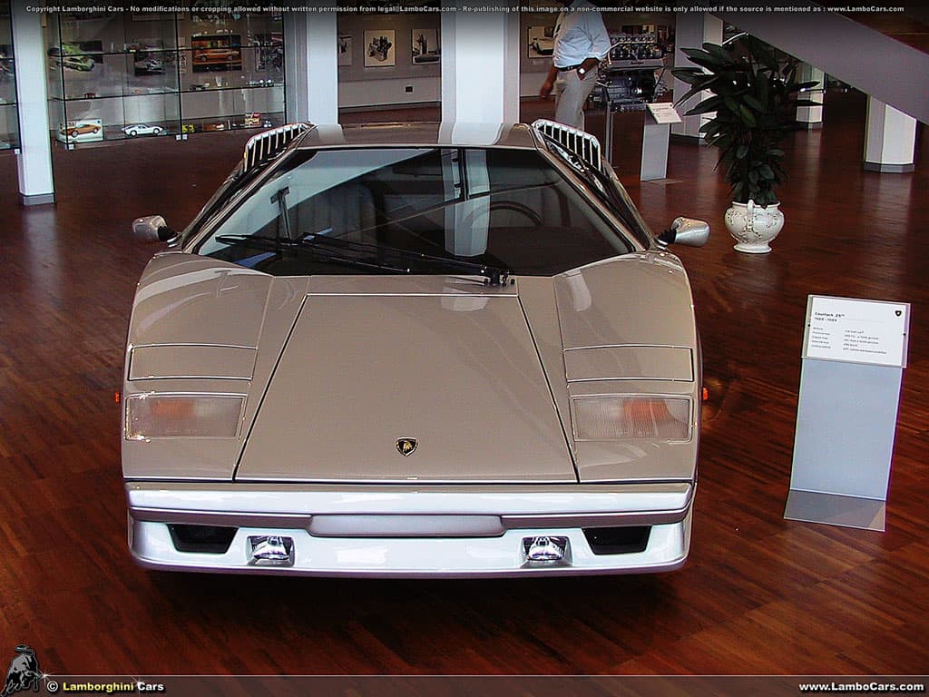 High-Resolution Lamborghini Countach Photos
