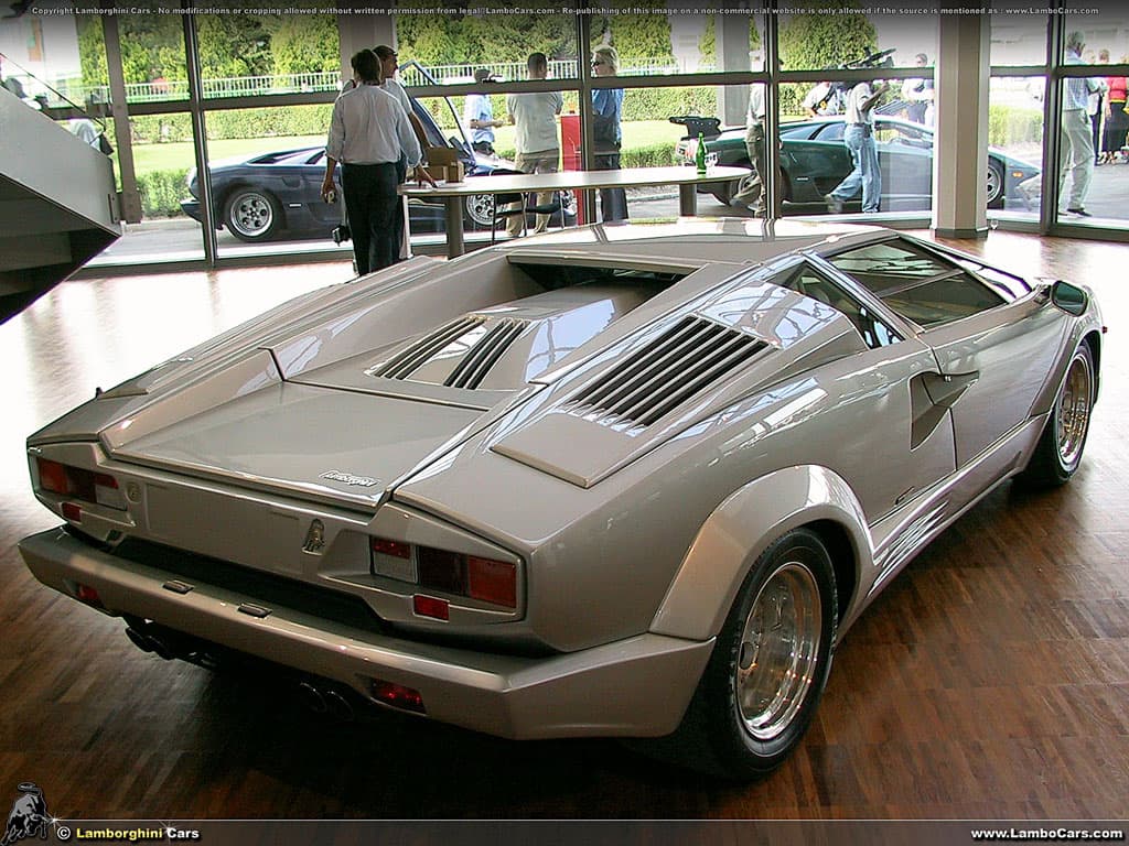 High-Resolution Lamborghini Countach Photos