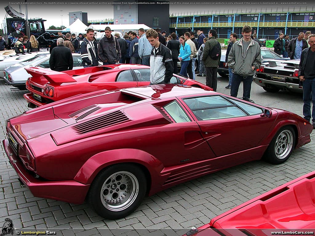 High-Resolution Lamborghini Countach Photos