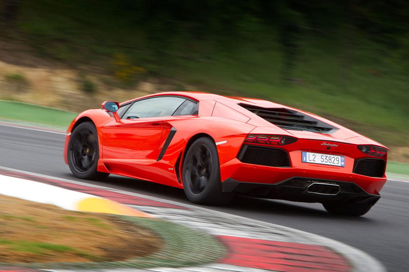 High-Resolution Lamborghini Aventador LP700-4 Photos