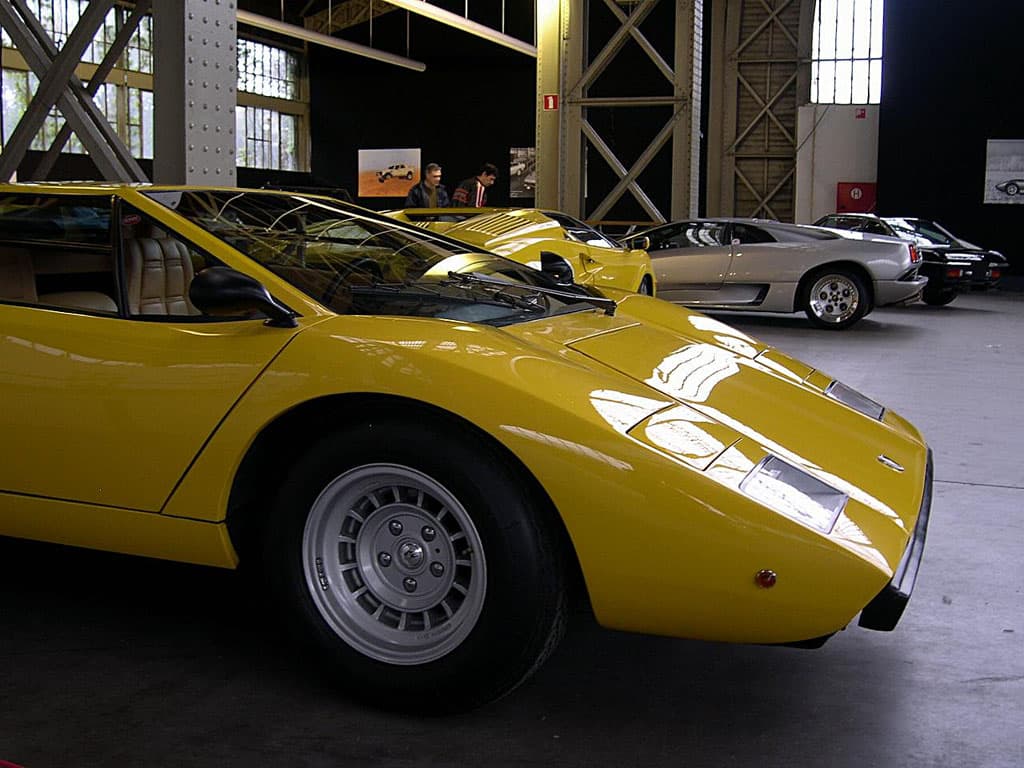 High-Resolution Lamborghini Countach LP400 Photos