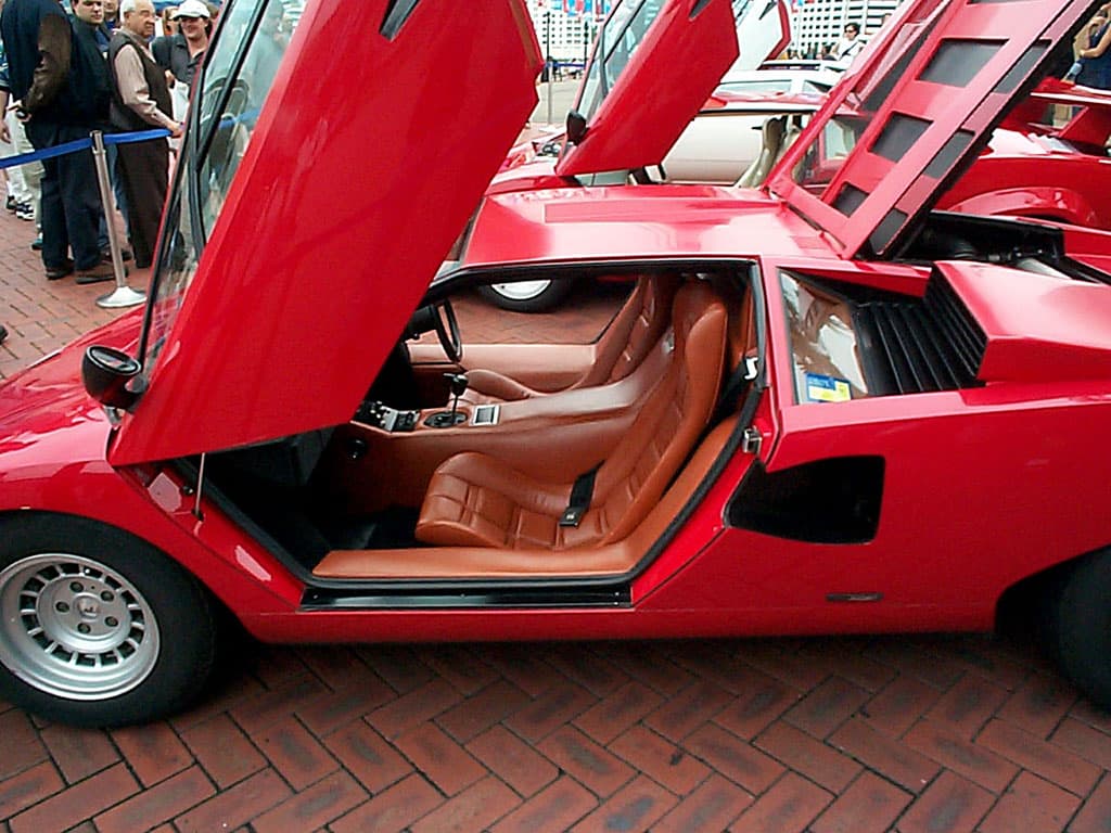 High-Resolution Lamborghini Countach LP400 Photos