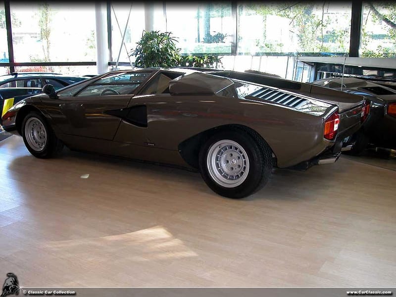 High-Resolution Lamborghini Countach LP400 Photos