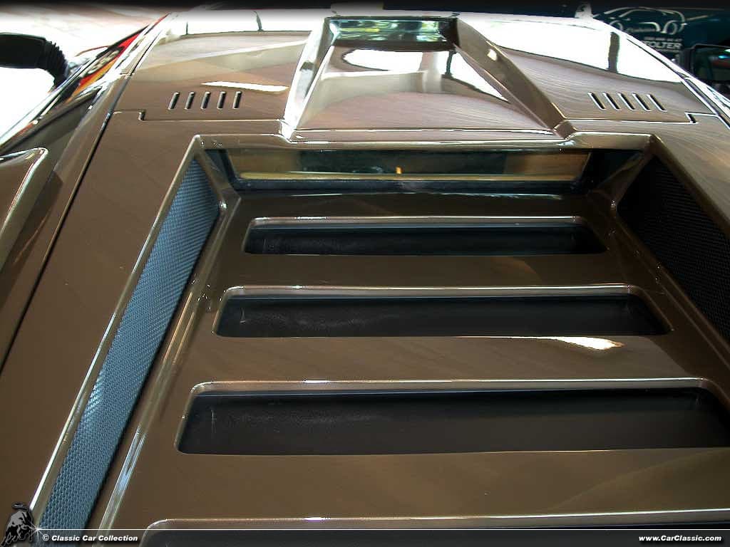 High-Resolution Lamborghini Countach LP400 Photos