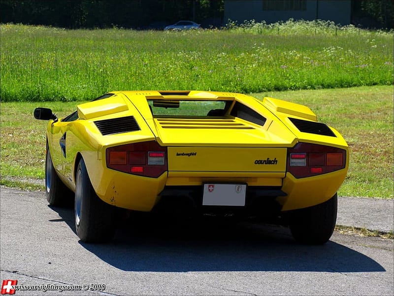 High-Resolution Lamborghini Countach LP400 Photos