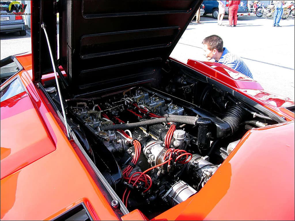 High-Resolution Lamborghini Countach LP400 S Photos