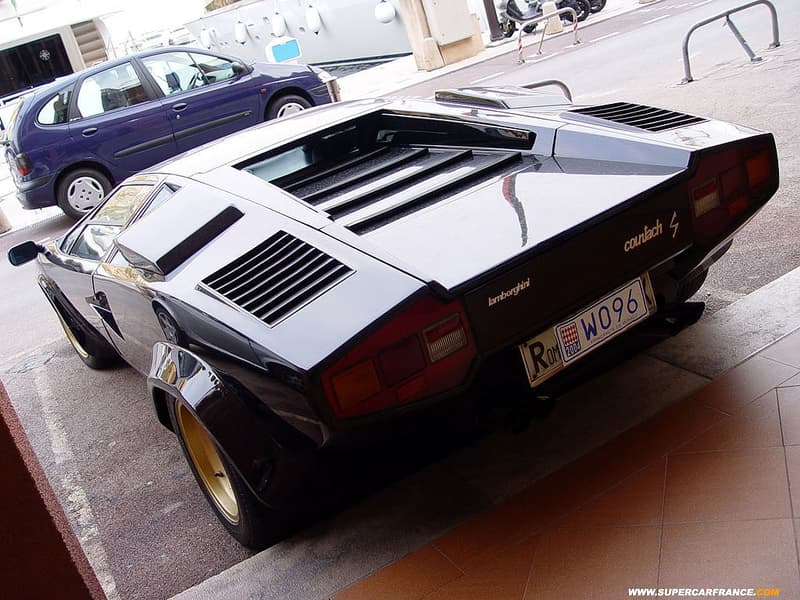 High-Resolution Lamborghini Countach LP400 S Photos