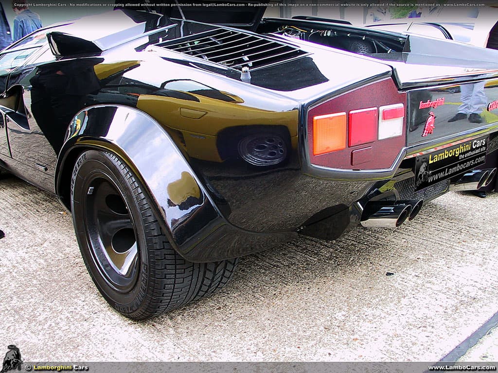 High-Resolution Lamborghini Countach LP400 S Photos
