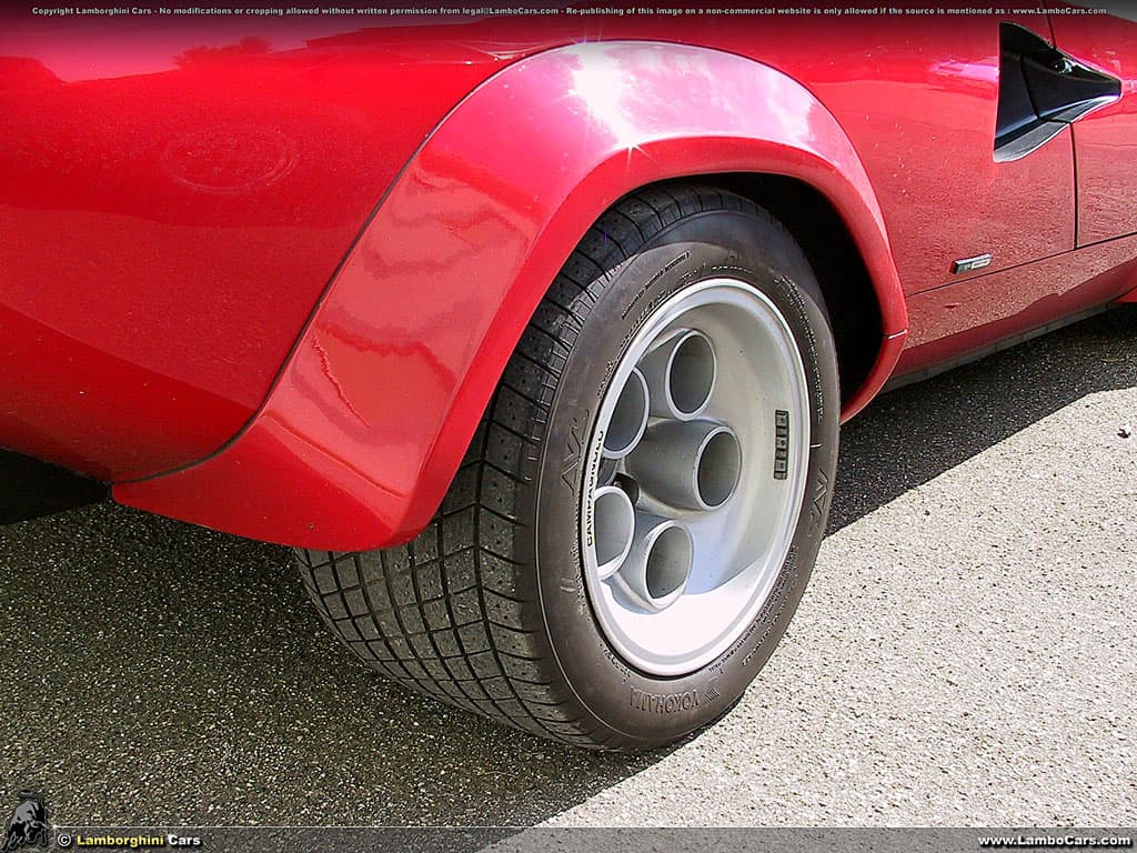 High-Resolution Lamborghini Countach LP400 S Photos