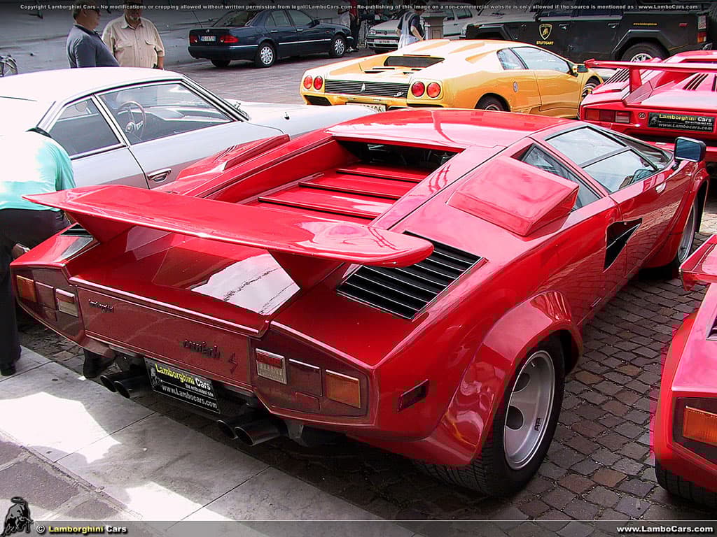 High-Resolution Lamborghini Countach LP400 S Photos