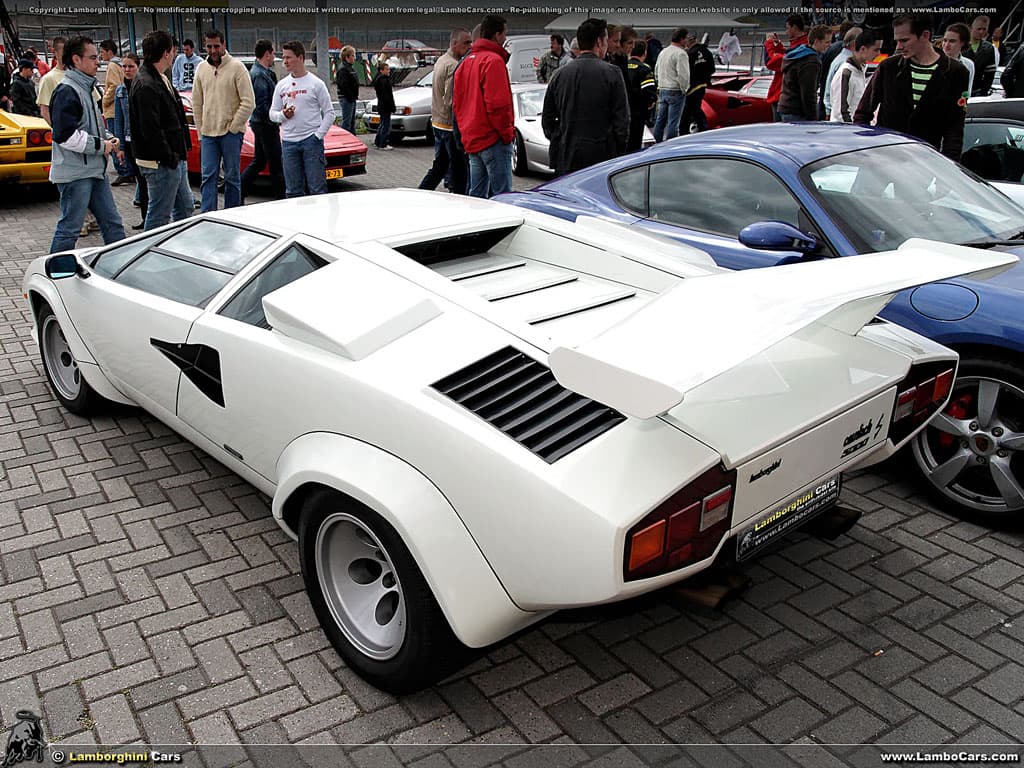 High-Resolution Lamborghini Countach LP500 S Photos