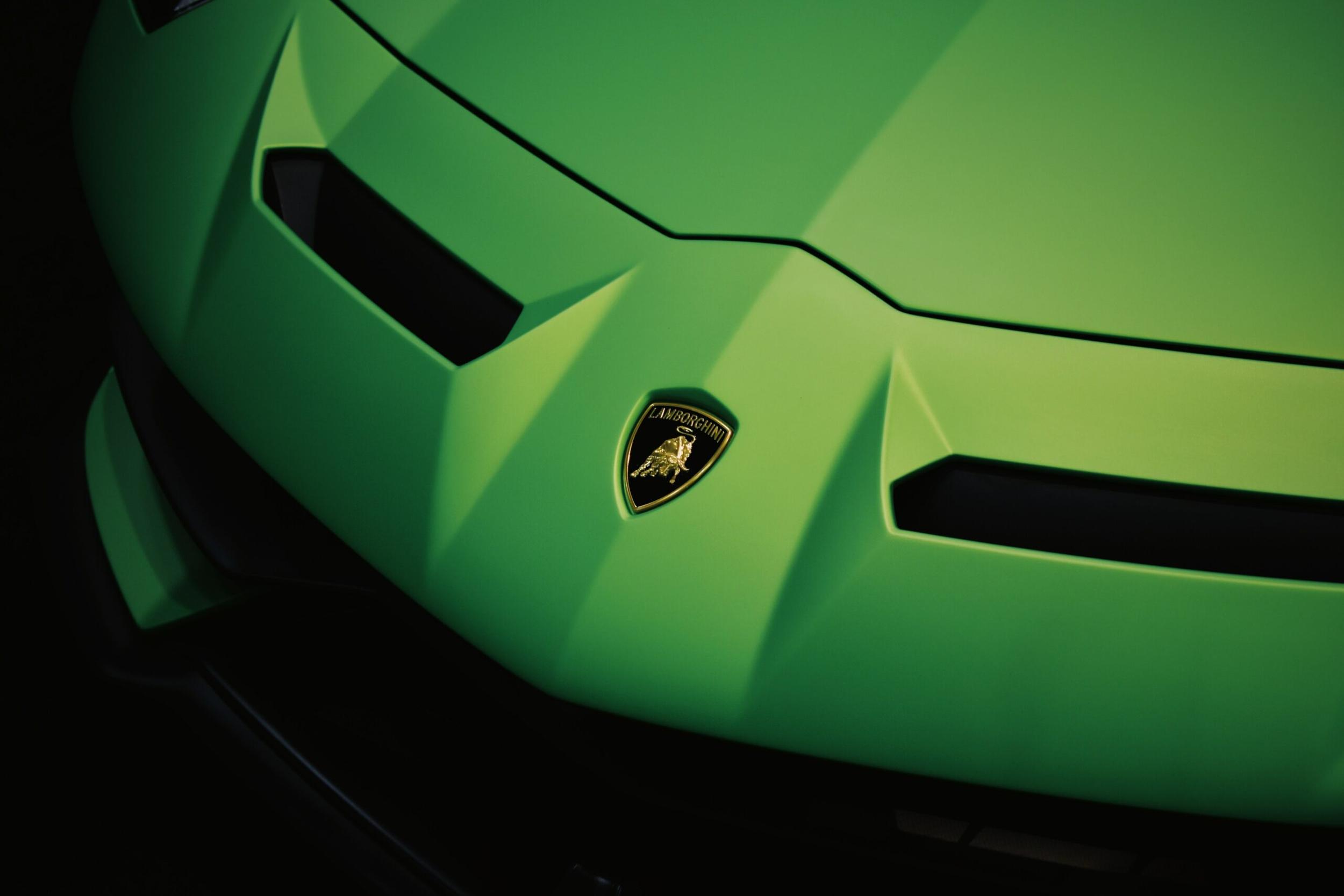 Lamborghini News, Specs, & Model Guides | LamboCARS.com