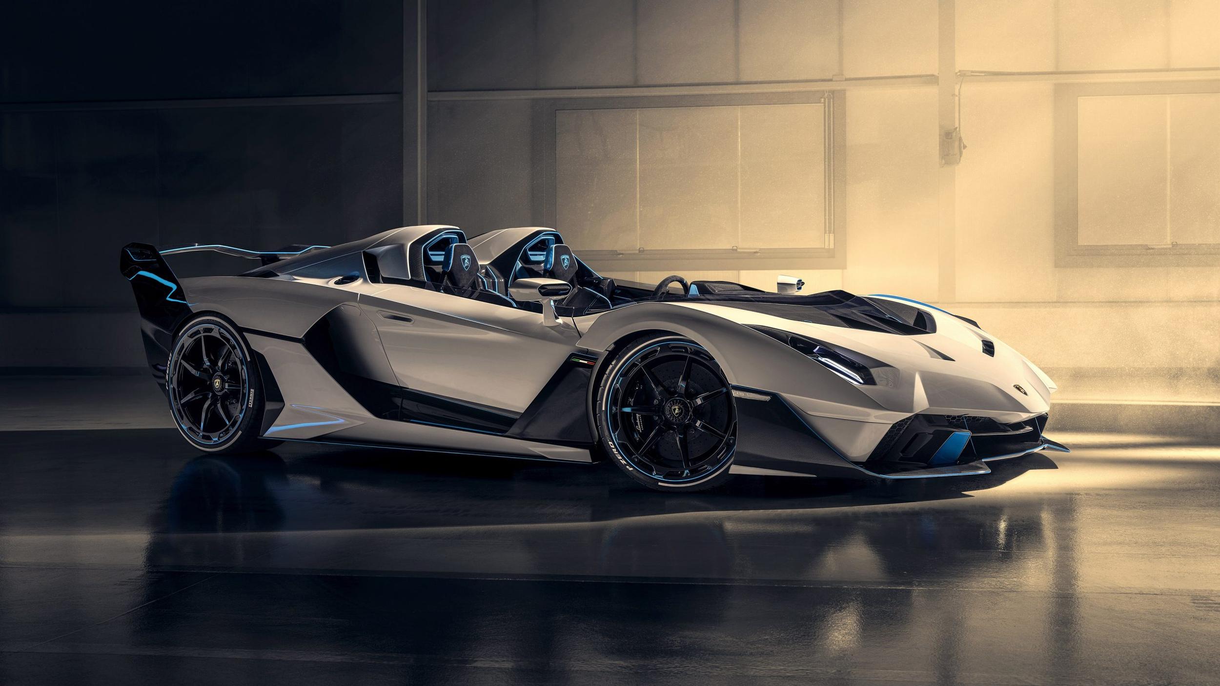 Lamborghini Models (Ultimate Guides) - LamboCARS