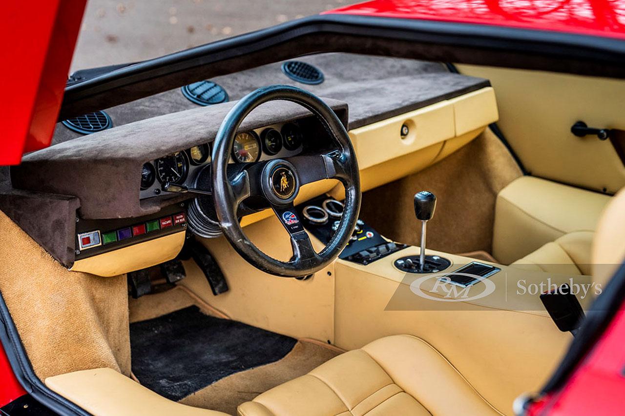 Lamborghini Countach vs Diablo: A Comparative Analysis - LamboCars