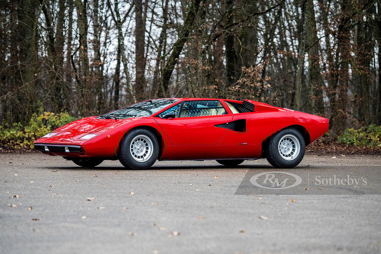 Lamborghini Countach vs Diablo: A Comparative Analysis - LamboCARS