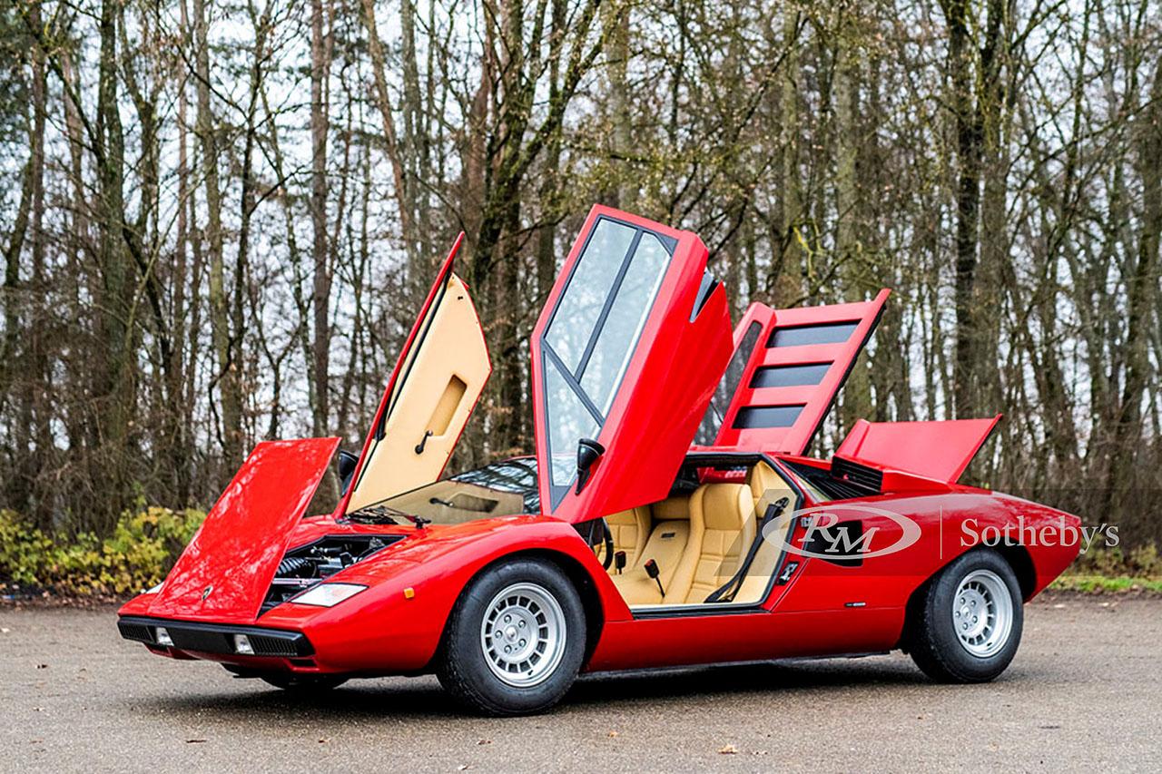 Lamborghini Countach vs Diablo: A Comparative Analysis - LamboCars