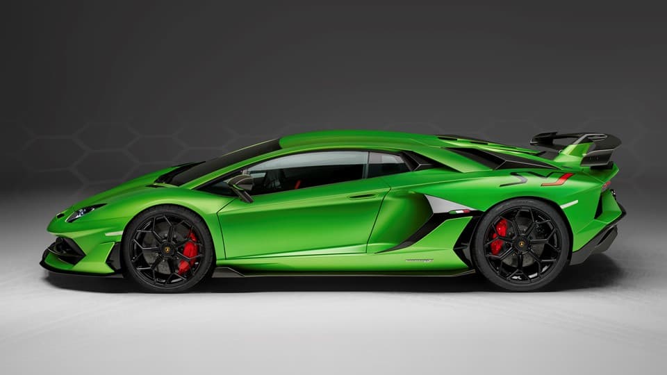 Lamborghini Aventador SV vs Aventador SVJ: A Comparative Analysis ...