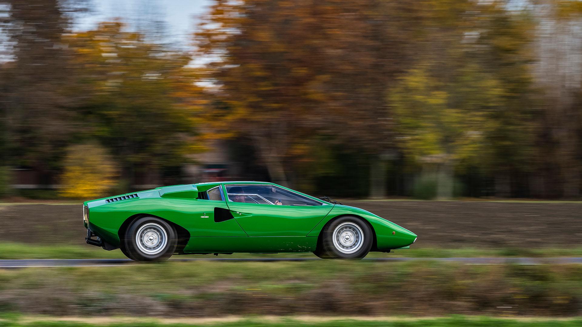 Three generations of the Lamborghini Countach on the road - LamboCARS