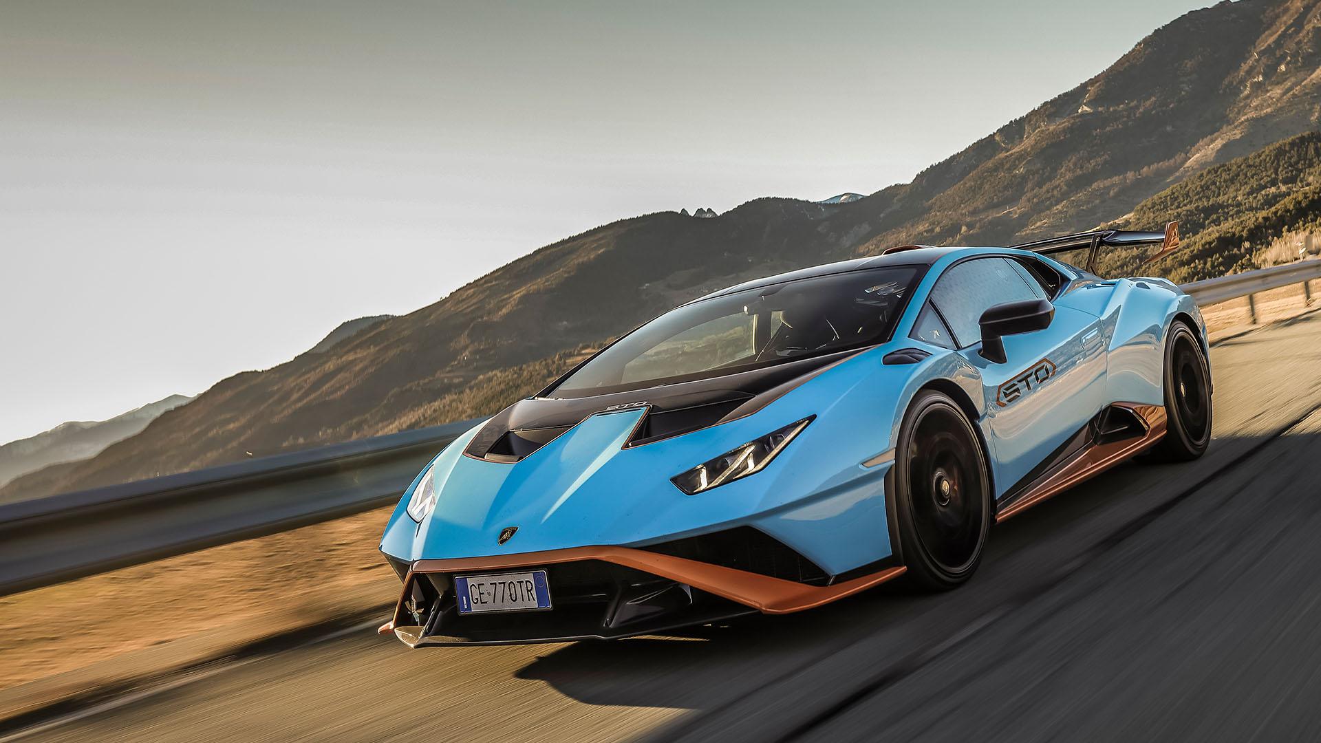 Lamborghini takes their super sports cars on a winter drive – Pictures ...