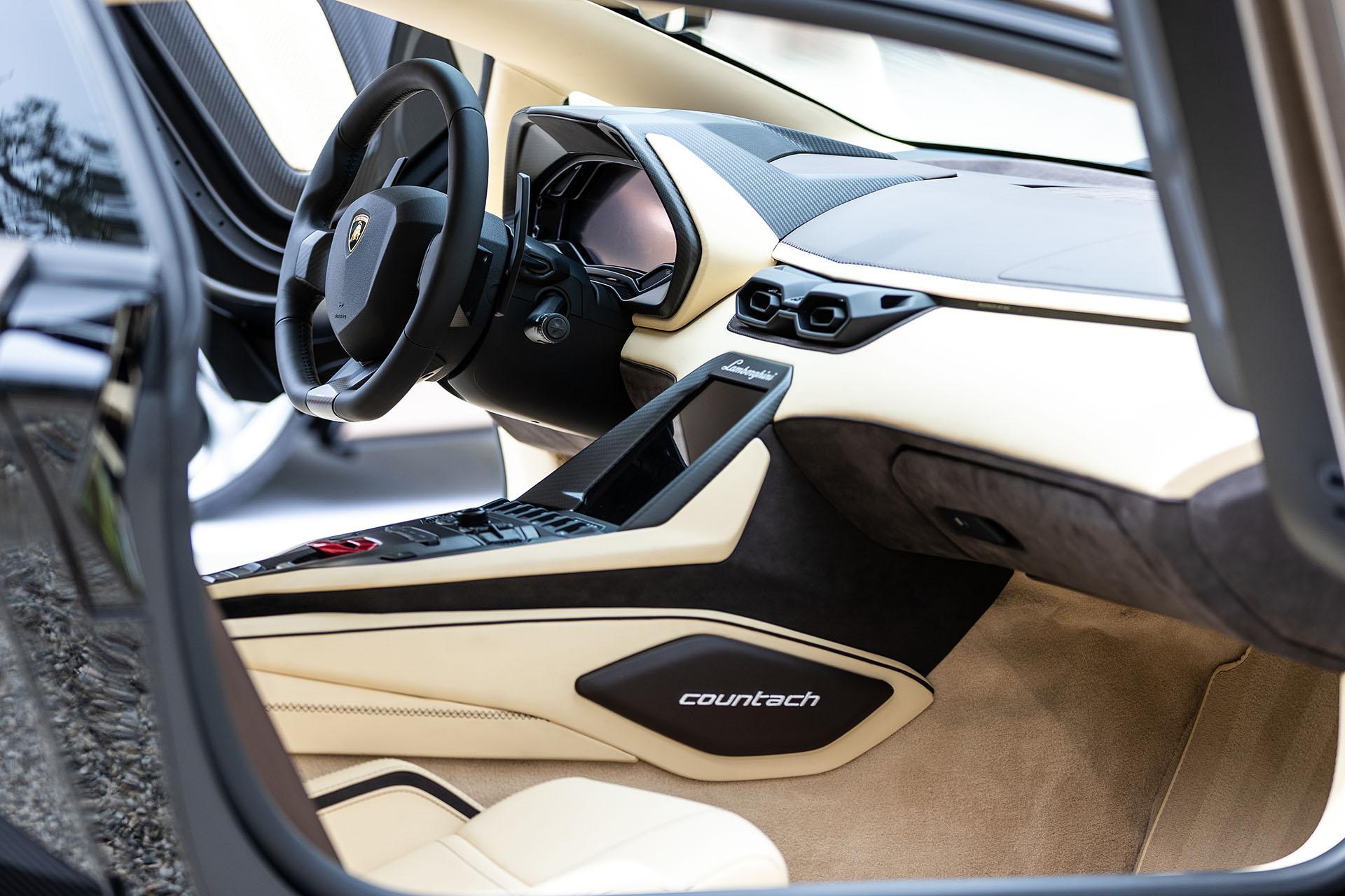 First two Countach LPI 800-4 delivered in the US - LamboCars