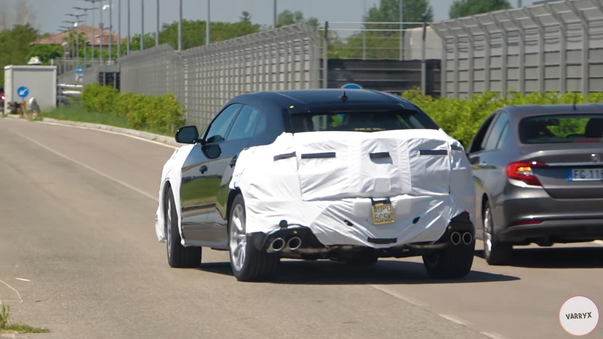 2024 Lamborghini Urus PHEV: Raging Bull's Electrified Evolution Spotted ...