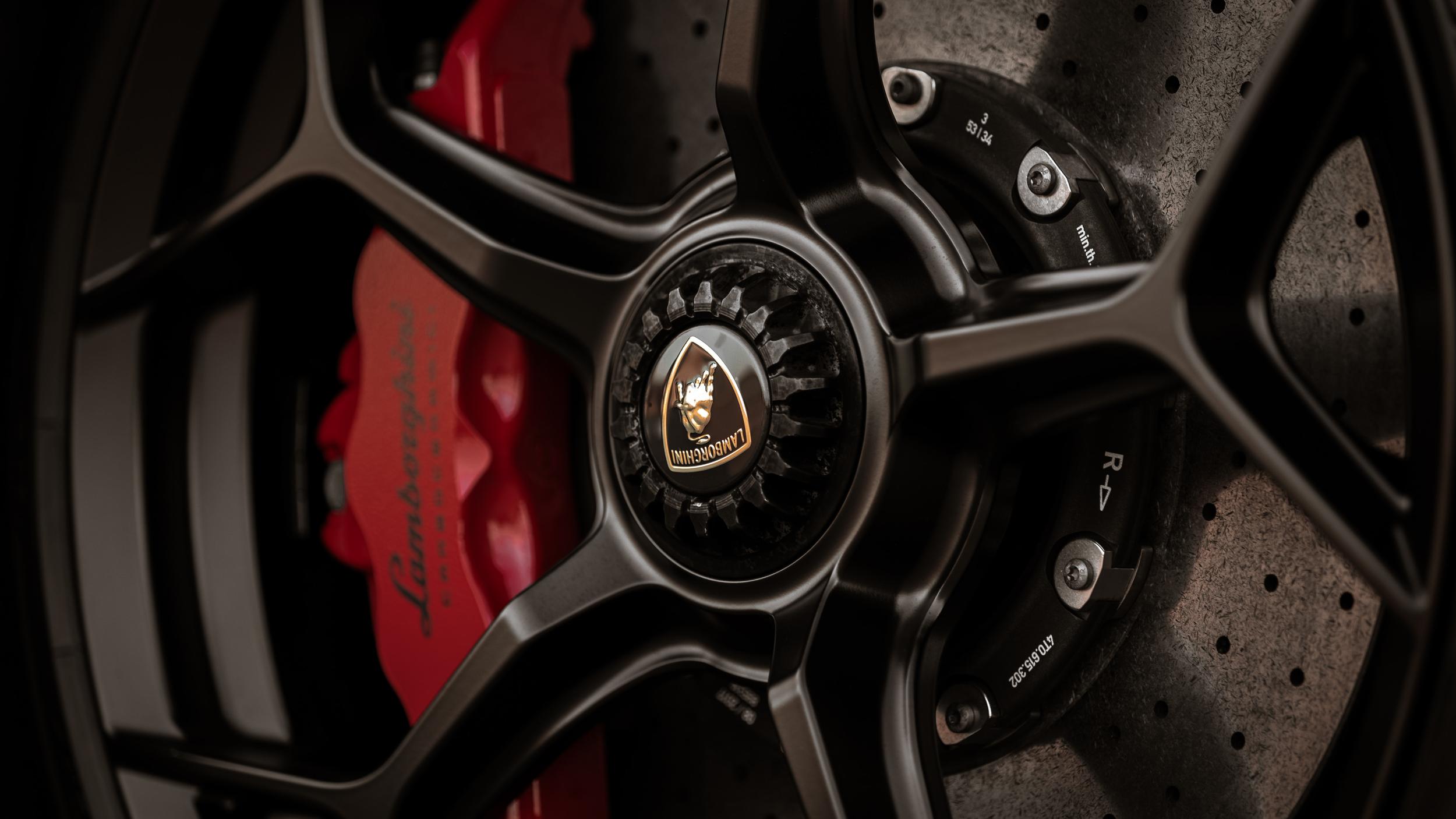Lamborghini Bolt Patterns & Lug Sizes: A Comprehensive Overview - LamboCARS
