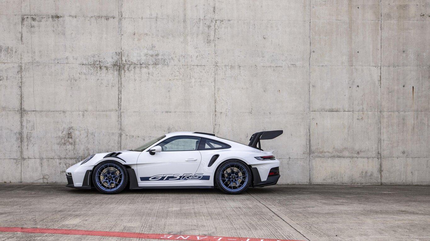 Exploring 10 Supercars and Their Signature Spoilers - LamboCars