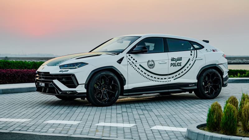 Dubai Police Supercar Fleet Add The Incredible Lamborghini Urus ...