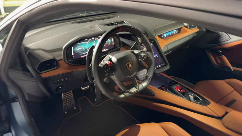 Lamborghini Temerario vs. Revuelto: Which Hybrid Supercar Triumphs in a ...
