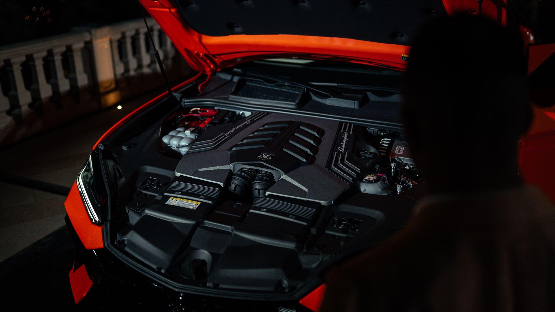 2025 Lamborghini Urus SE Review: Specifications, Features, and ...