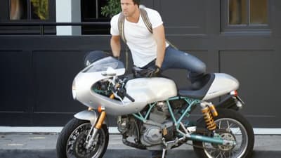 Inside The 47 Year Old Deadpool Movie Actor Ryan Reynolds Cars ...