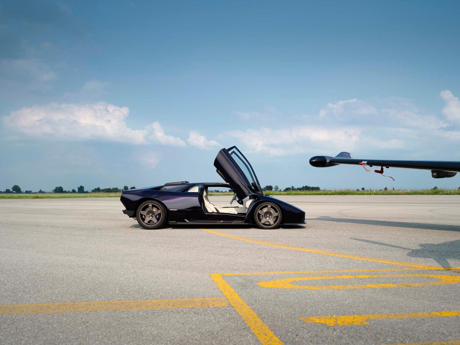 Eccentrica's Lamborghini Diablo V12 Restomod A Rare Fusion of '90s Soul ...